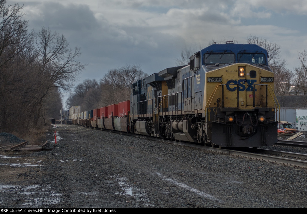 CSX Q633